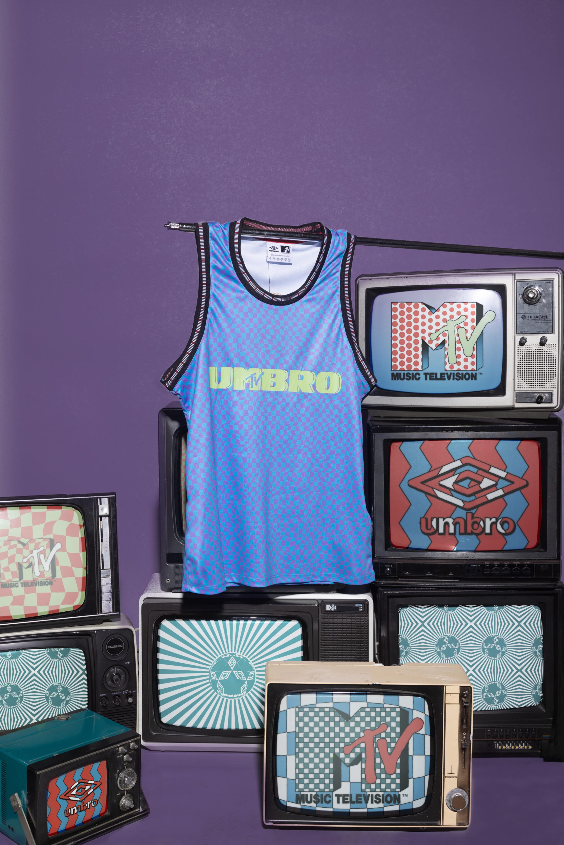 Umbro e MTV revivem a cultura pop dos anos 90 em nova coleção - GKPB ...