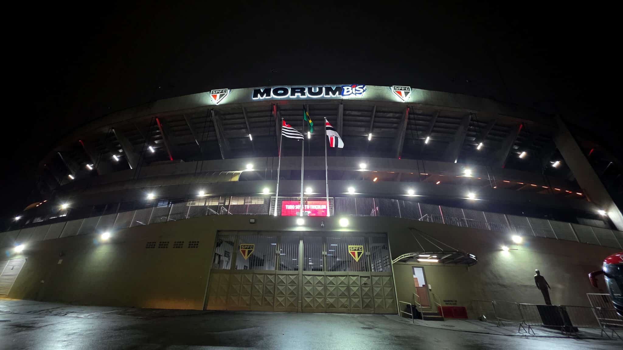 Estádio Morumbis ganha nova fachada com logo de BIS - GKPB - Geek ...
