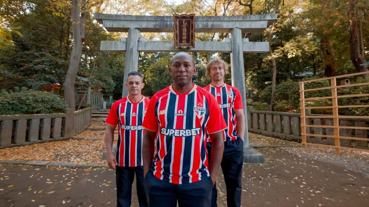 New Balance e SPFC apresentam nova camisa away para a temporada 2025 ...