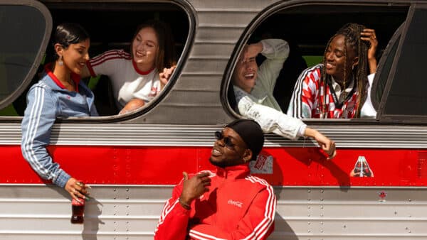 Adidas Originals e Coca-Cola lançam coleção voltada para a Copa do ...